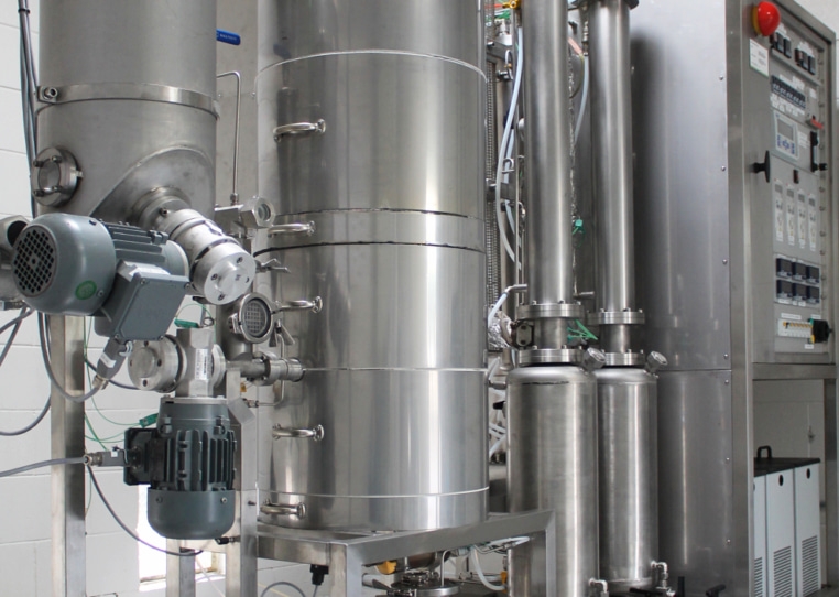 examining the fast pyrolysis of wood into bio-oils.